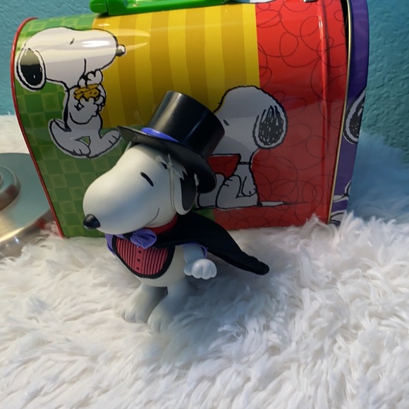 peanuts Inc | Other | Peanuts Lunchbox Snoopy Eating Cookies | Poshmark